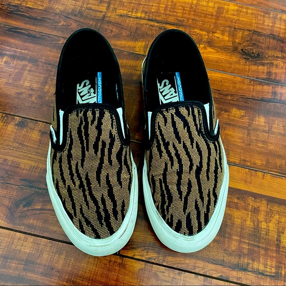 Vans | Shoes | Vans Tiger Animal Stripes Woven Slipon Shoes W 55 M 4 ...